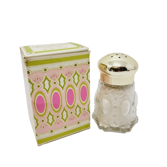 Avon | Other | Vintage Avon Turnofcentury Charisma Powder Sachet 25 Oz ...
